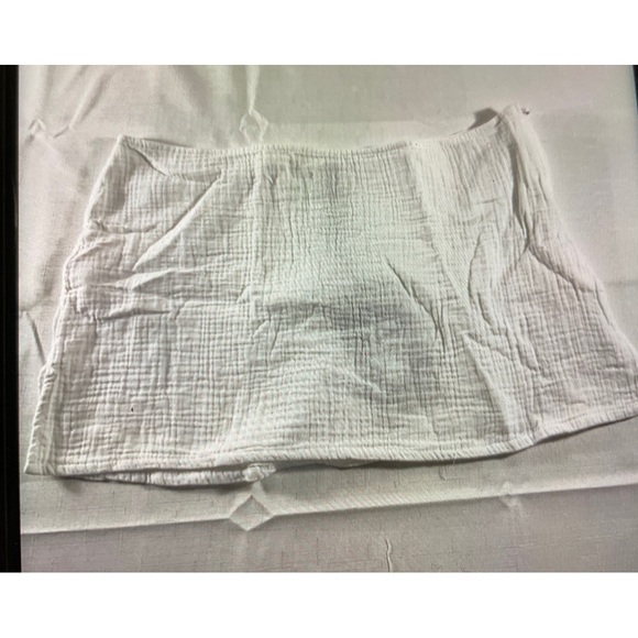 PrettyLittleThing | Skirts | Prettylittlethings Soft White Crinkle ...